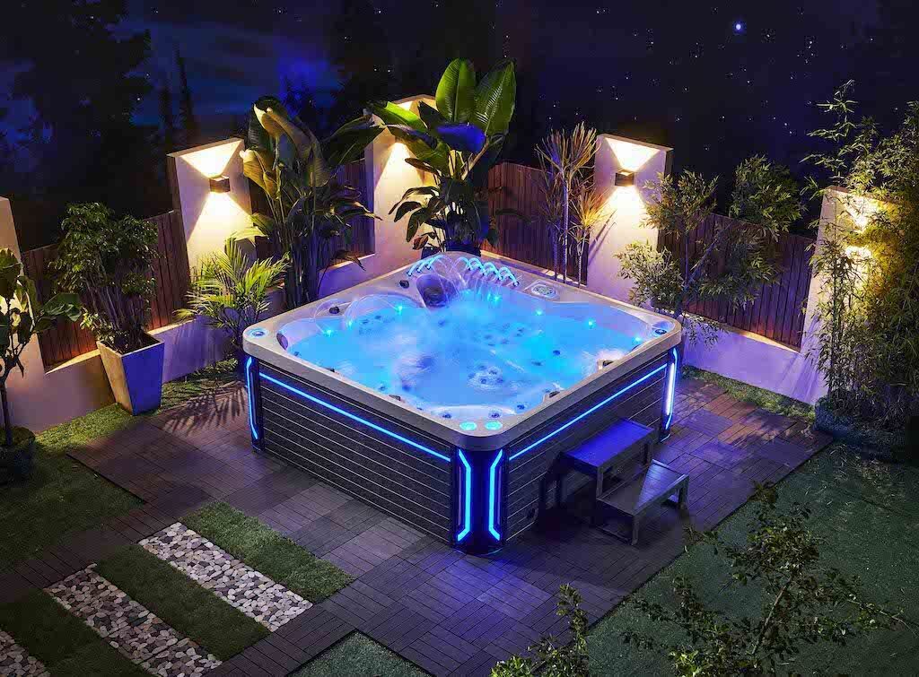 Outdoor Whirlpool Las Vegas mit Balboa Eco System 200 x 200 cm